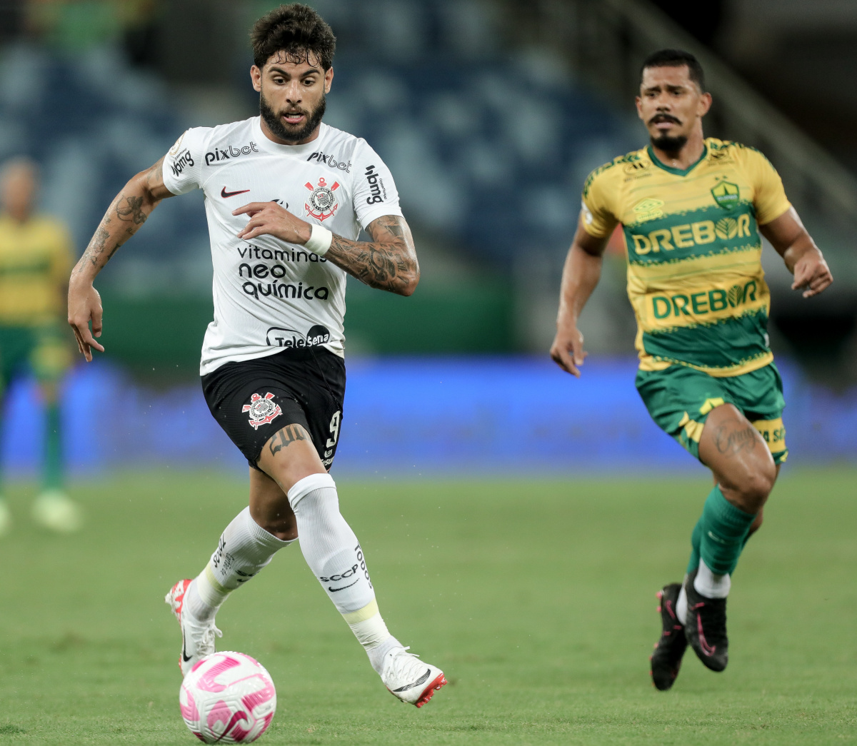 Corinthians vence o Cuiabá pelo placar mínimo e respira no Brasileirão