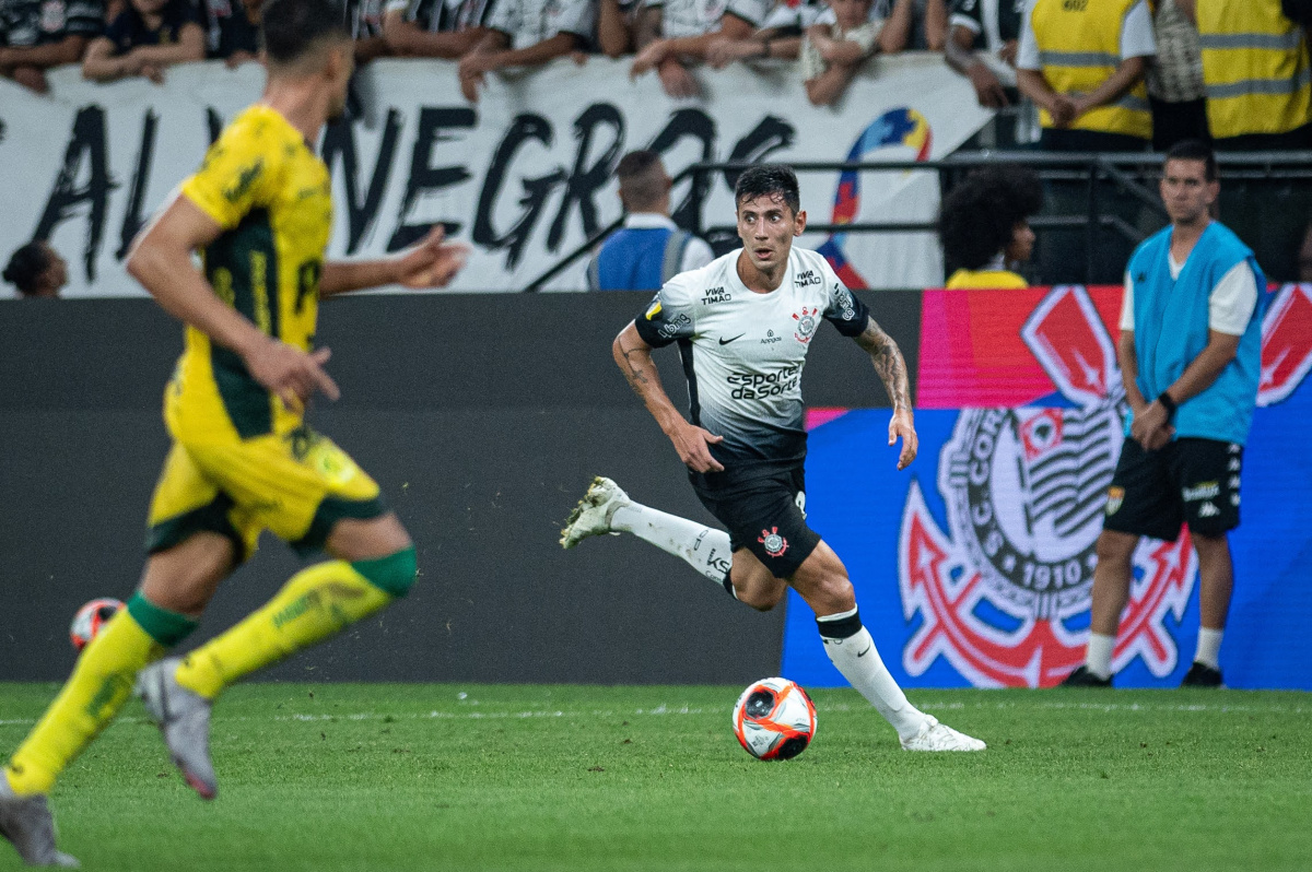 Corinthians vence o Mirassol com grande atuação de Memphis Depay e ...