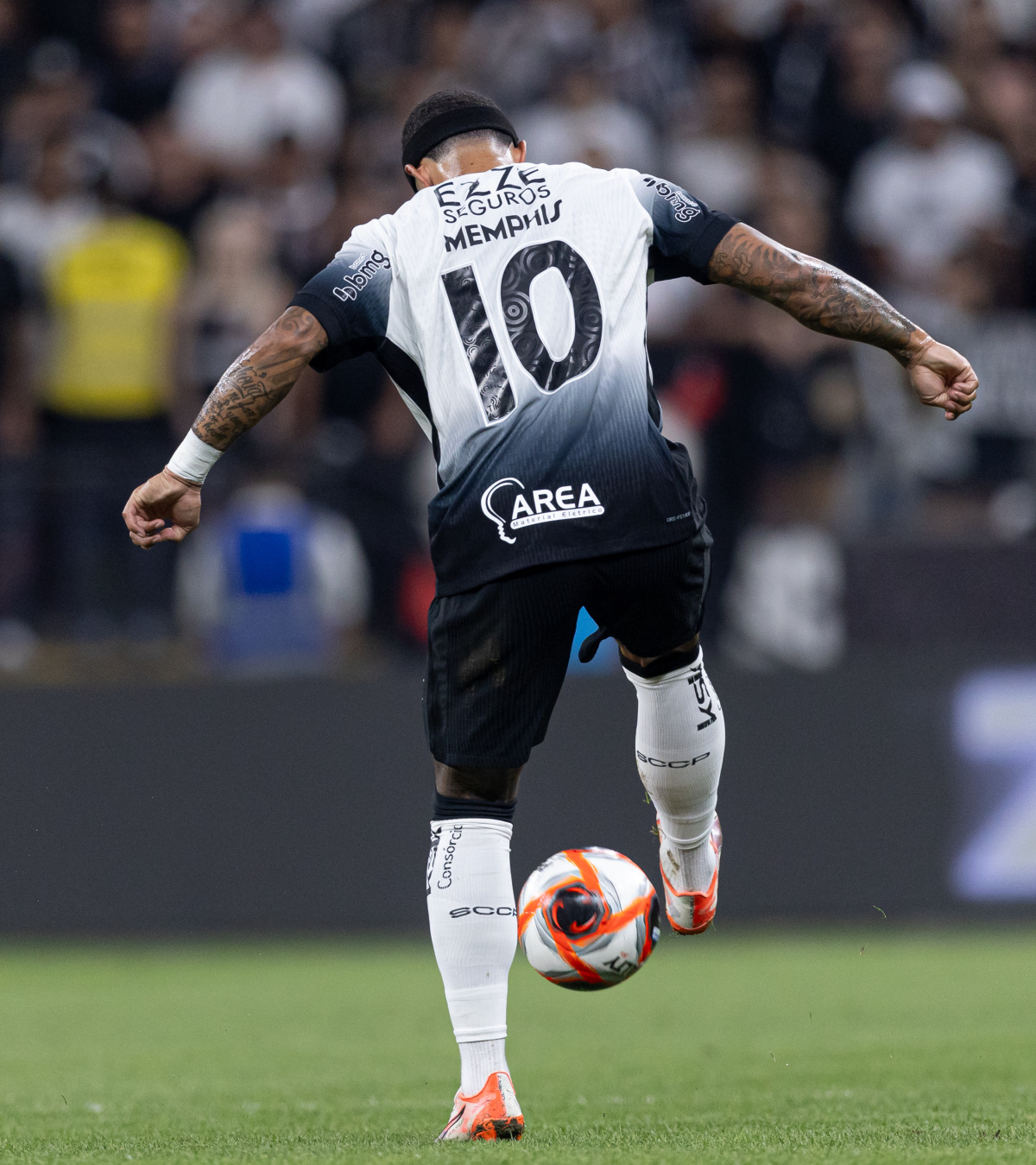Corinthians vence o Mirassol com grande atuação de Memphis Depay e ...