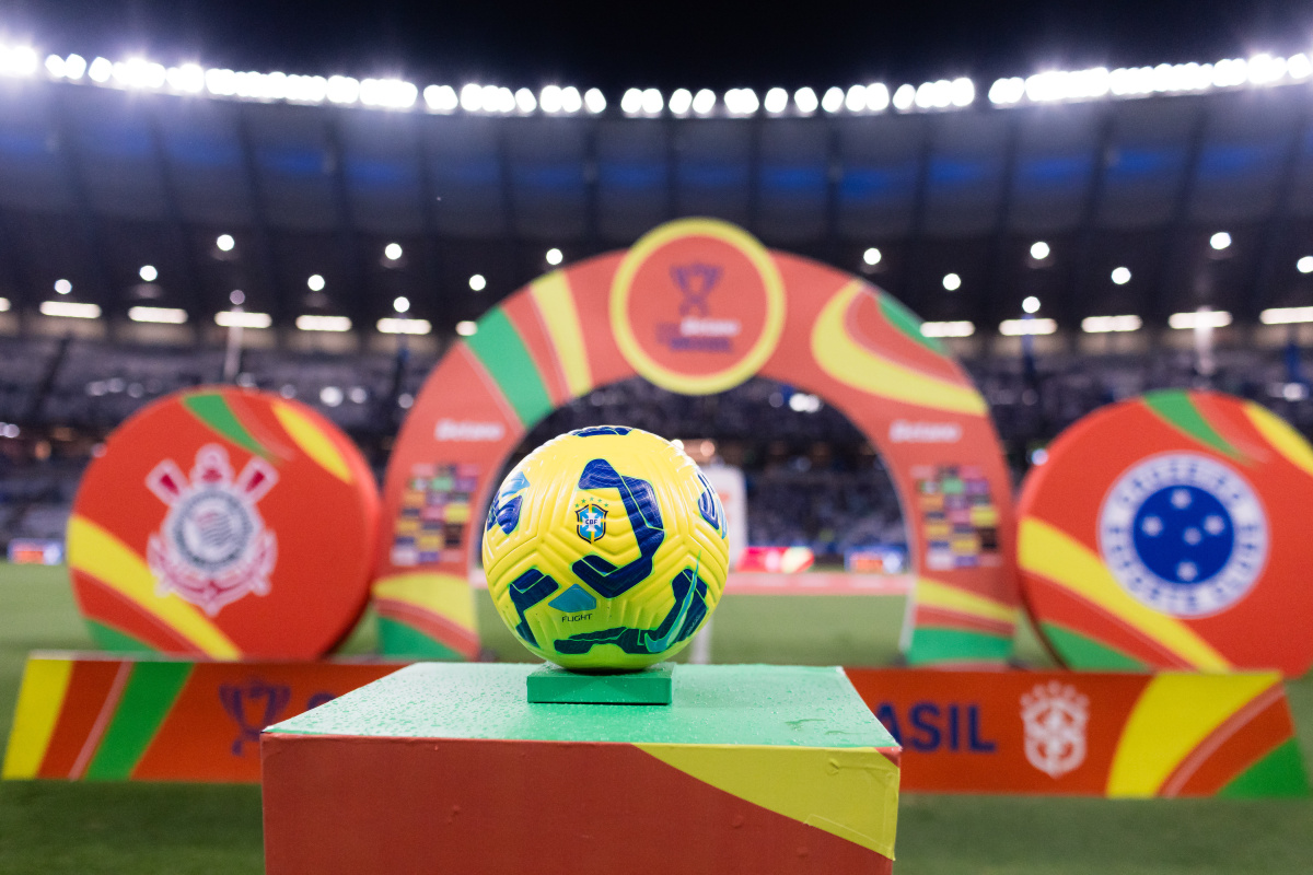 Memphis Depay brilha e coloca Corinthians em vantagem contra o Cruzeiro ...