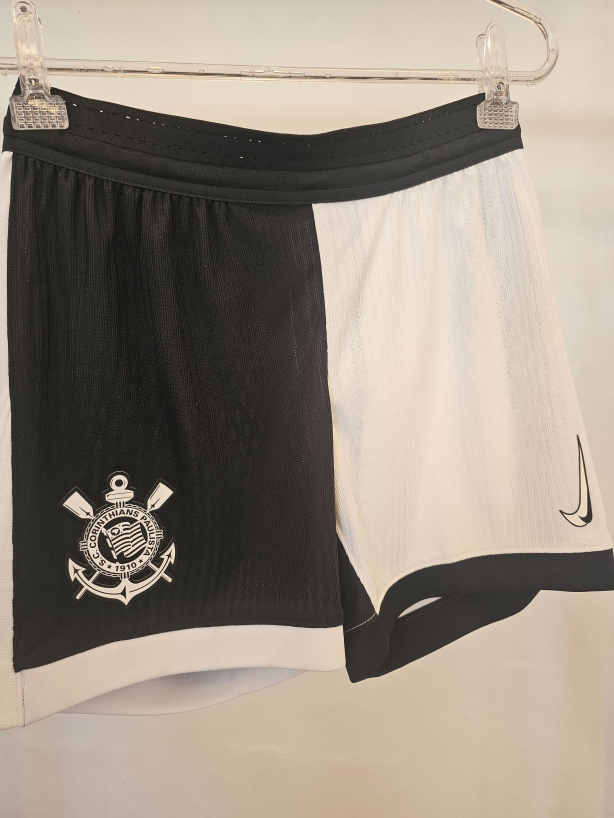 Corinthians apresenta terceiro uniforme da temporada; confira fotos ...