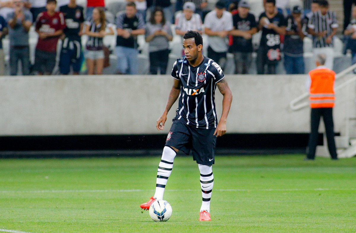 Corinthians relembra primeiro gol de Gil com a camisa do clube; veja vídeo