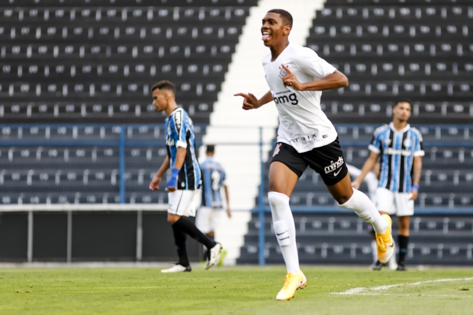 Felipe Augusto na estreia do Corinthians pelo Brasileiro Sub-20