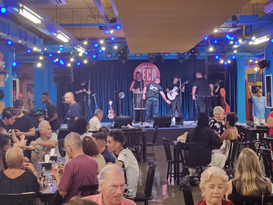 Bar do Zeca Pagodinho é inaugurado no estádio do Corinthians; veja fotos