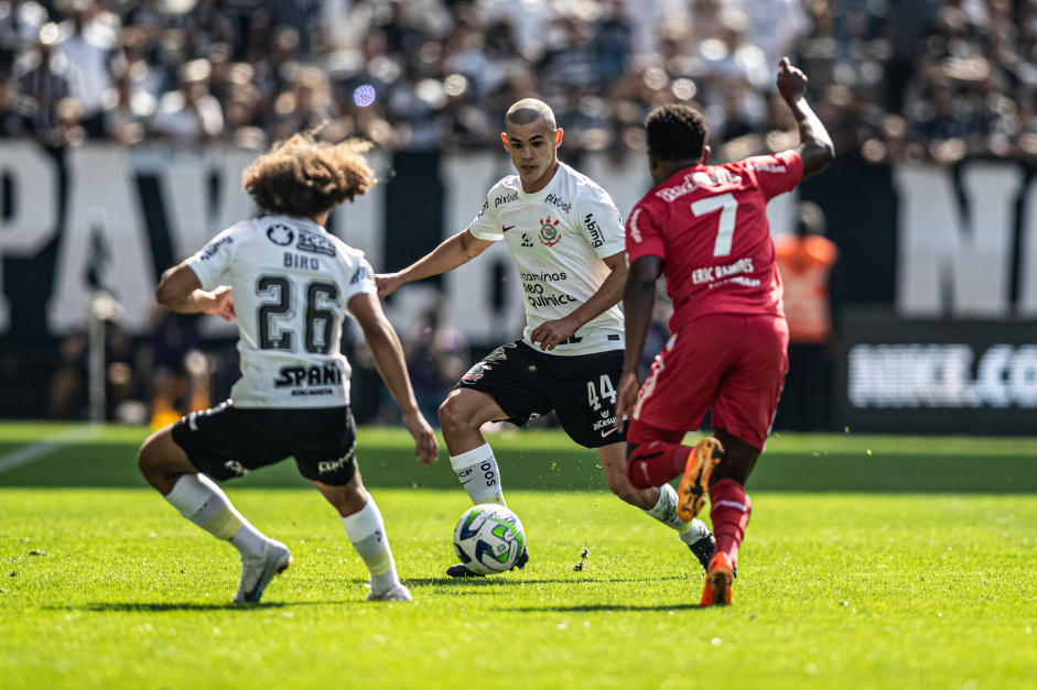 Corinthians deve ter seis jogadores em 2024 que já foram capitães na ...