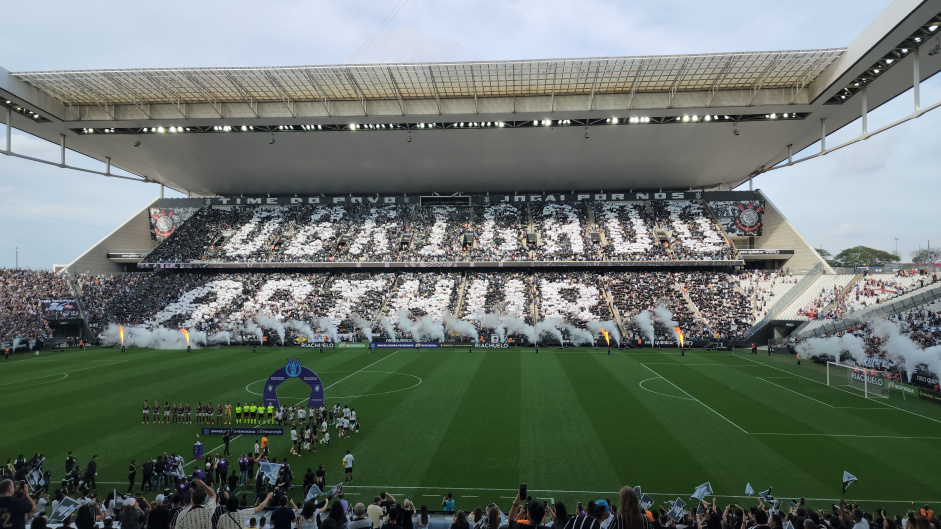 Torcida do Corinthians ergue mosaico em homenagem a Arthur Elias; veja ...