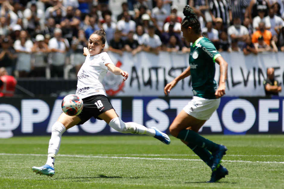 Técnico do Corinthians rasga elogios a atacante e explica banco no jogo ...