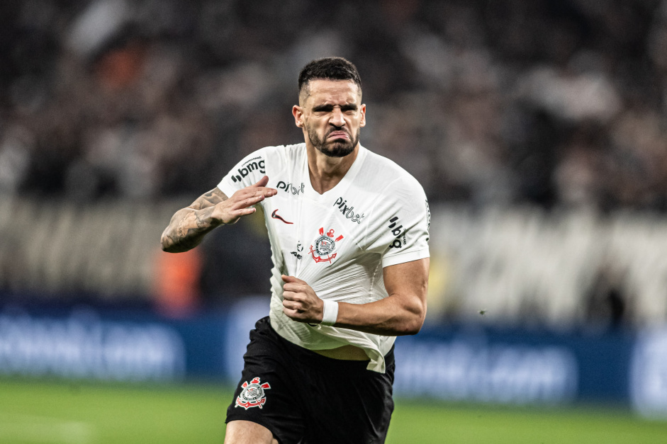 Das inúmeras lesões a consolidação como ídolo: relembre a passagem de ...