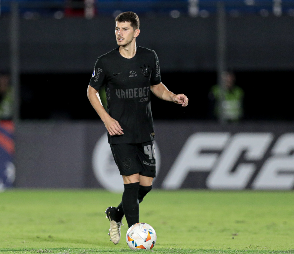 Hugo celebra sequência no Corinthians e diz que está se soltando aos ...