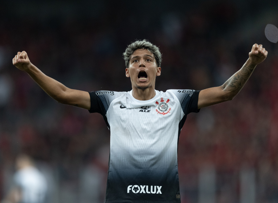 Caetano se despede do Corinthians após fim de contrato: 'Anos de muito ...