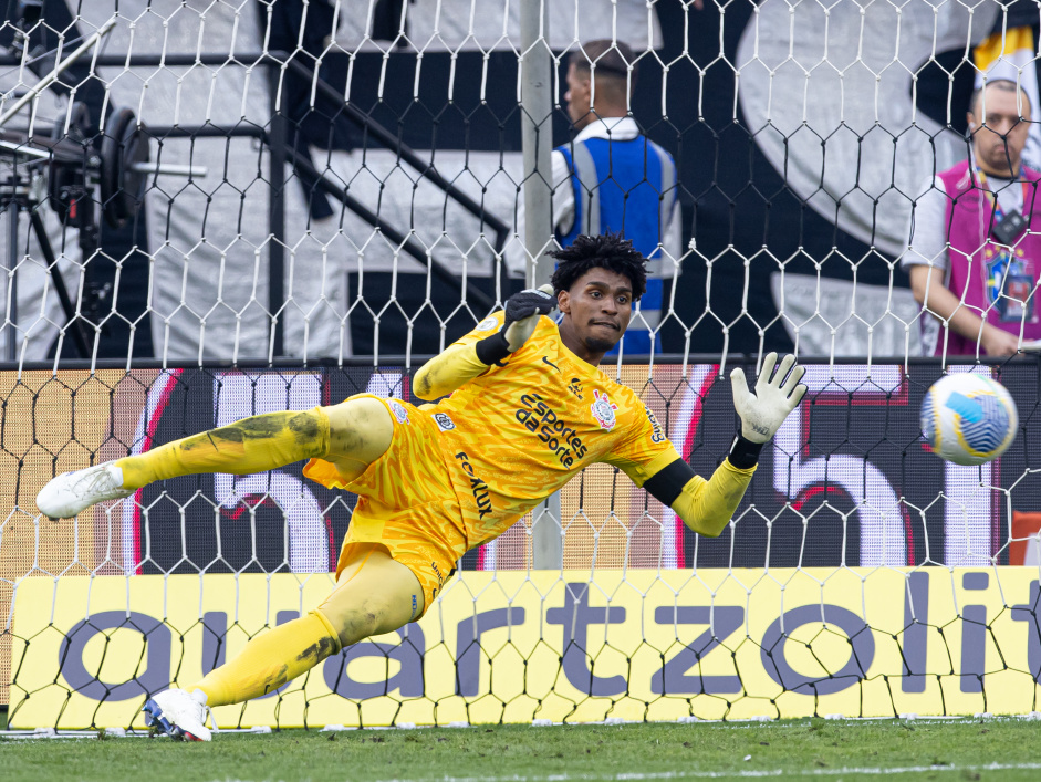 Corinthians registra novo contrato de Hugo Souza com duração maior que ...