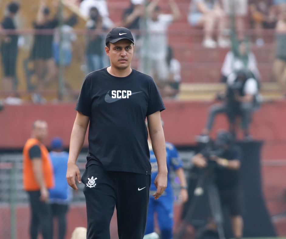 Lucas Piccinato cobra eficiência do Corinthians no ataque e justifica ...