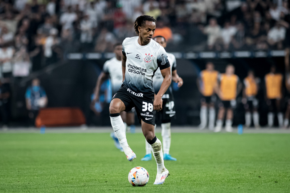 André Carrillo ganha espaço no Corinthians e projeta duelo 'decisivo ...