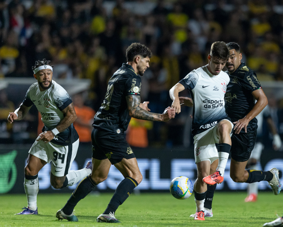Corinthians define titulares para confronto direto contra o Bahia; confira