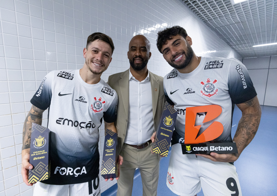 Fabinho Soldado explica que Corinthians terá foco diferente na janela de transferências de 2025