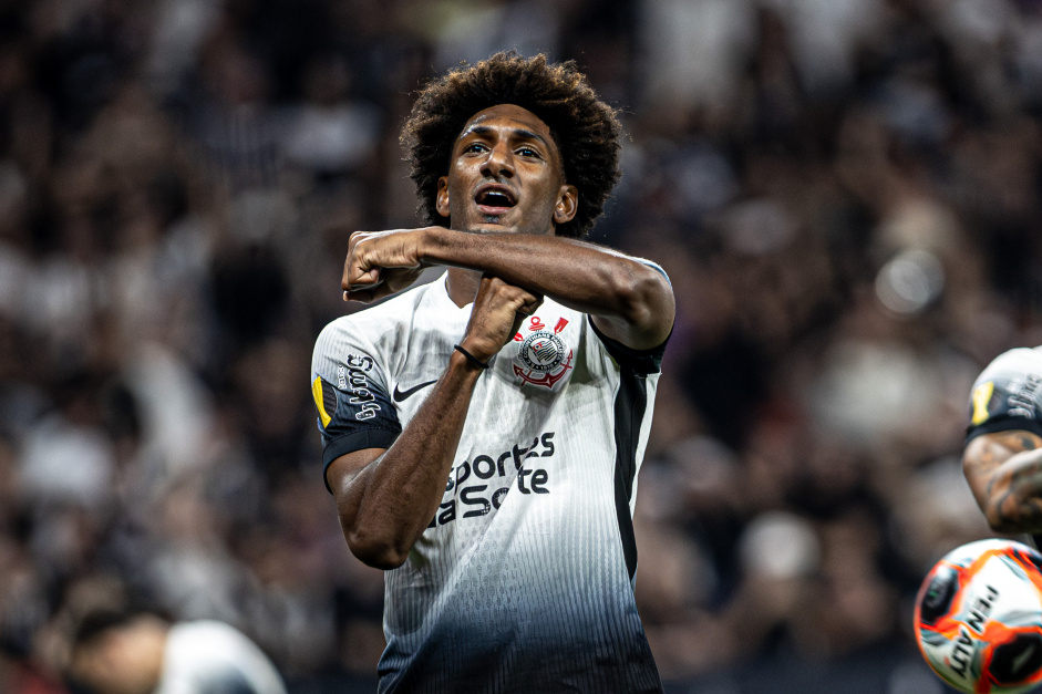 Talles Magno busca titularidade e define objetivo no Corinthians em 2025
