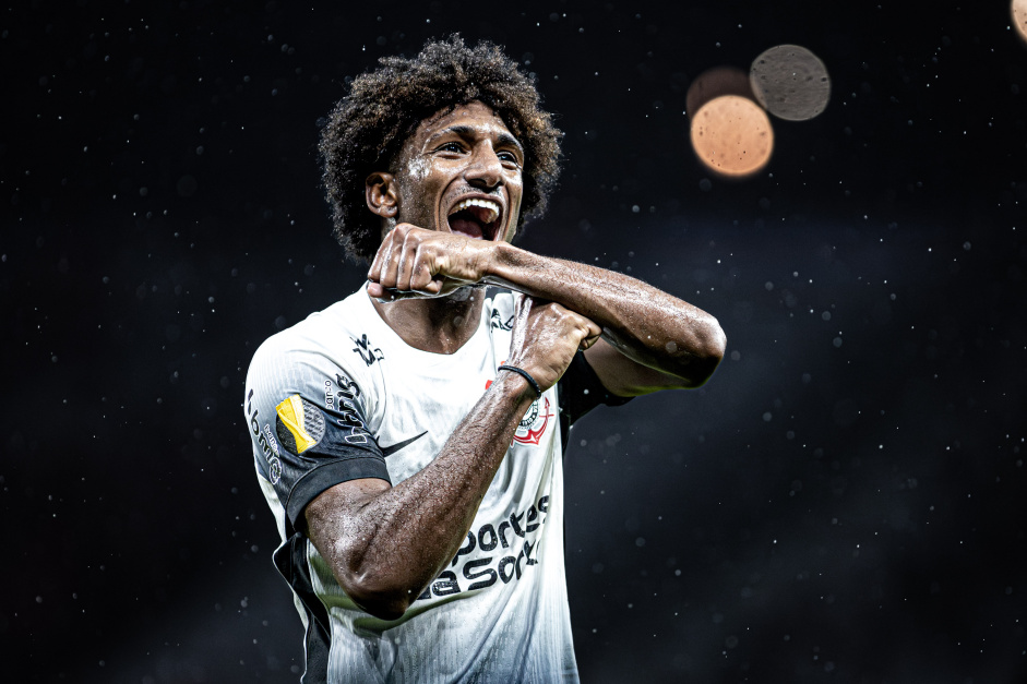 Atacante do Corinthians elogia elenco e diz que está sempre pronto para ...