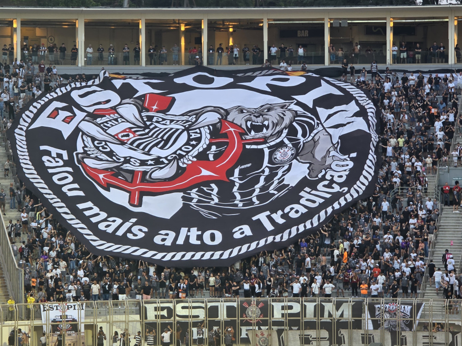 Veja fotos e vídeos da festa da torcida do Corinthians no retorno ao ...