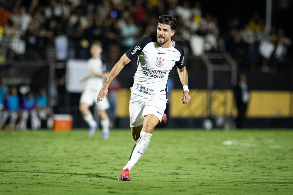 Héctor Hernández enaltece Corinthians e compartilha experiências do Brasil com rádio espanhola
