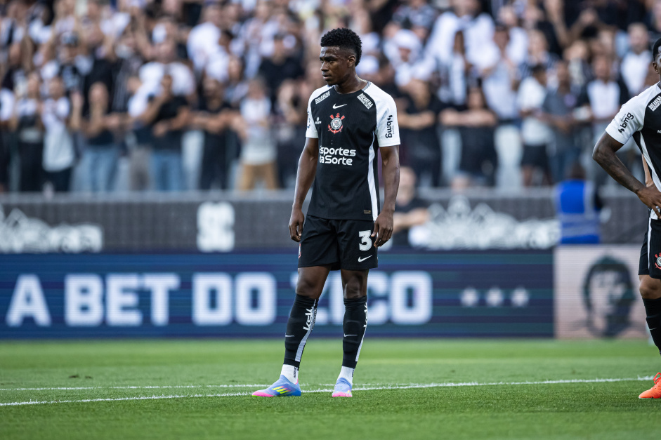 Corinthians recusa proposta milionária por Félix Torres; veja os detalhes