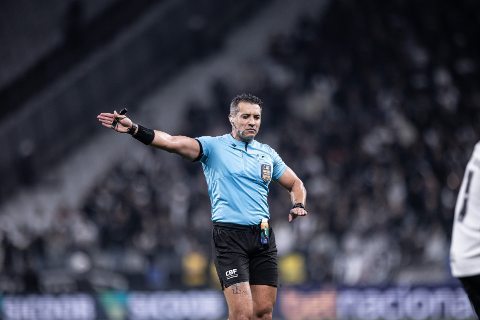 Árbitro apita pela terceira vez na carreira duelo entre Corinthians e ...