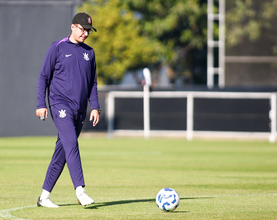 Lucas Piccinato celebra evolução do Corinthians e se mostra confiante ...