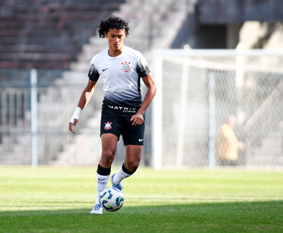 Zagueiro do Corinthians volta ao pódio da artilharia do Sub-17; veja o ranking