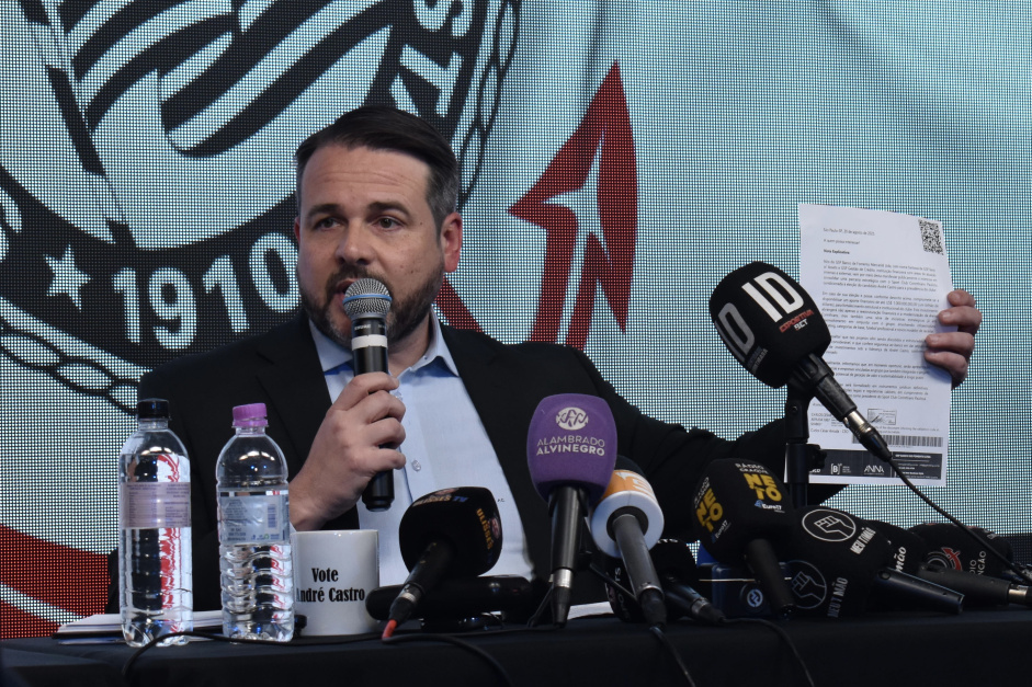 CEO da empresa que promete investir até R$ 5,4 bilhões no Corinthians ...