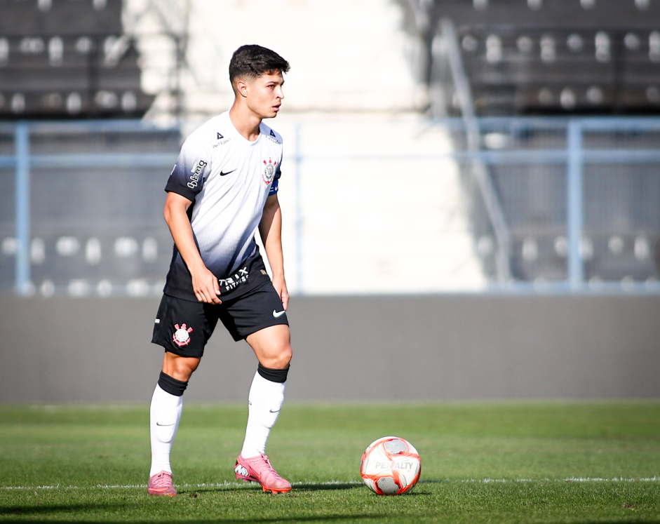 Capitão do Corinthians sofre lesão e fica fora da Copinha