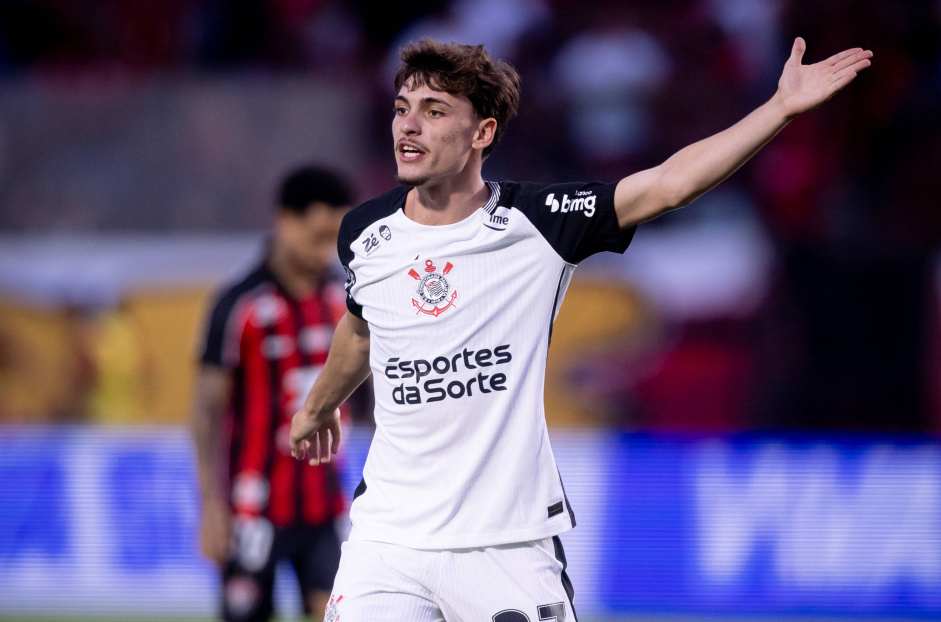 Breno Bidon assume camisa 7 no Corinthians após saída de Maycon