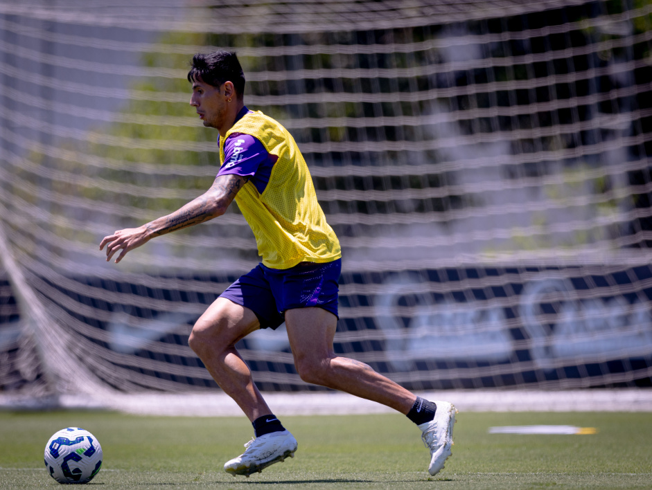 Torcida dá preferência para renovação de lateral entre atletas em fim ...