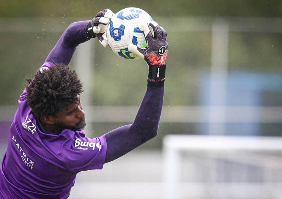 Goleiro do Corinthians nunca perdeu para o Vasco no profissional ...