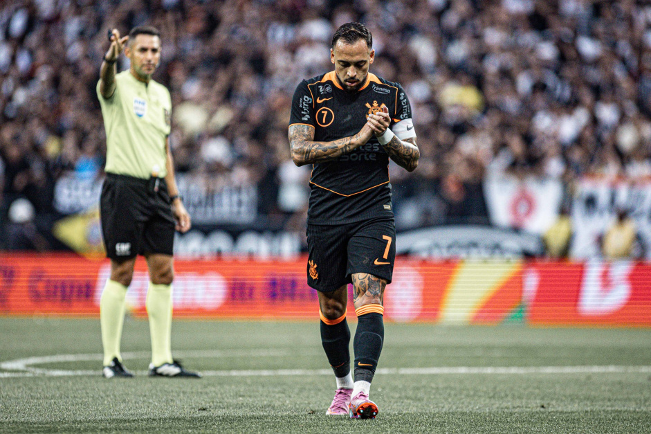 Atlético-MG confirma contratação de Maycon, ex-Corinthians