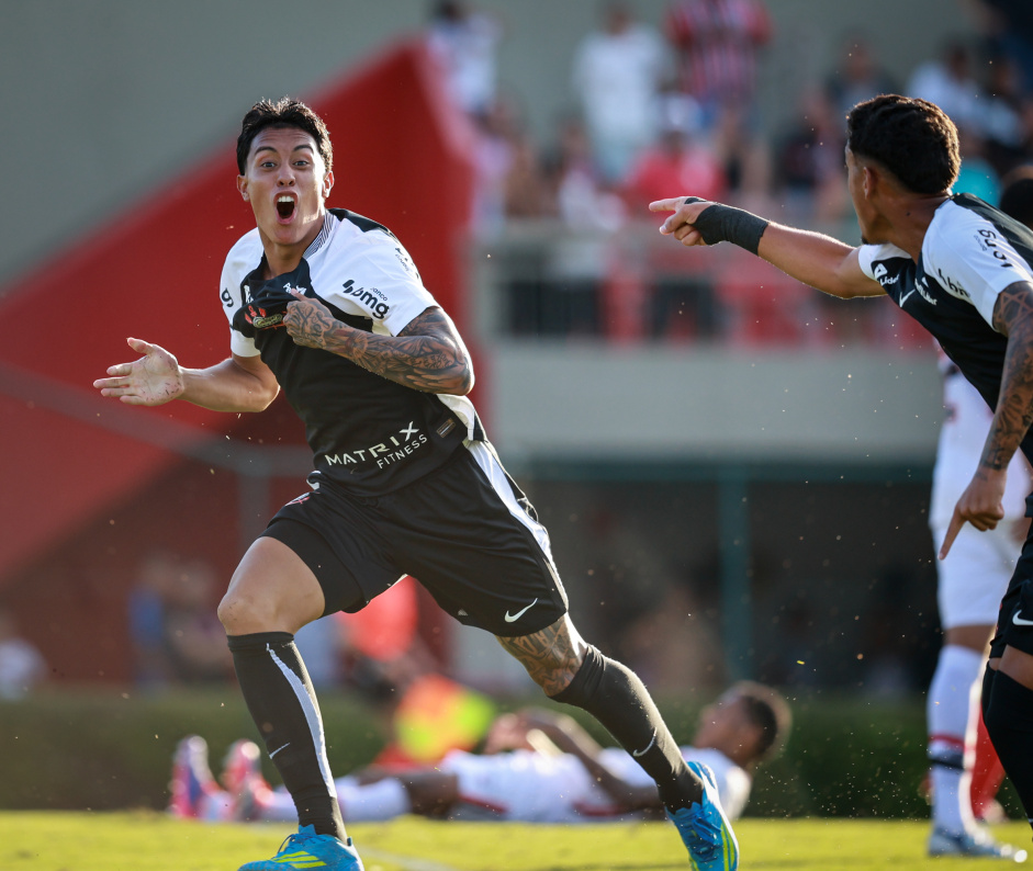 Reforço do Corinthians estreia com gol decisivo contra o São Paulo no ...